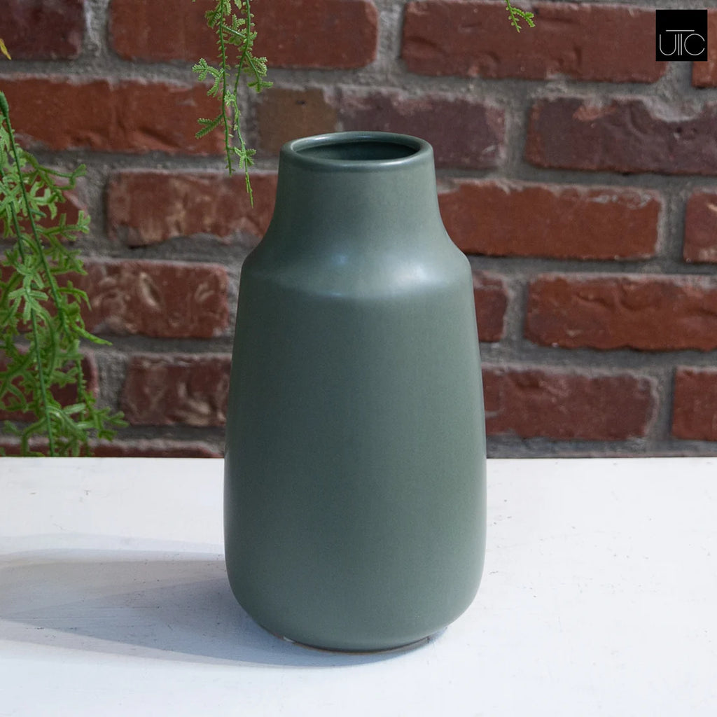 Rhevon Bellied Ceramic Vase – Jenny Barker The Flower Doctor